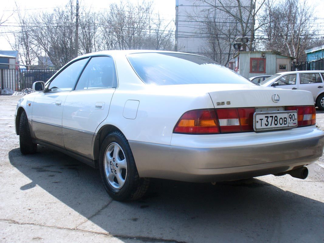 1998 Lexus ES 300 0-60 Times, Top Speed, Specs, Quarter Mile, and ...