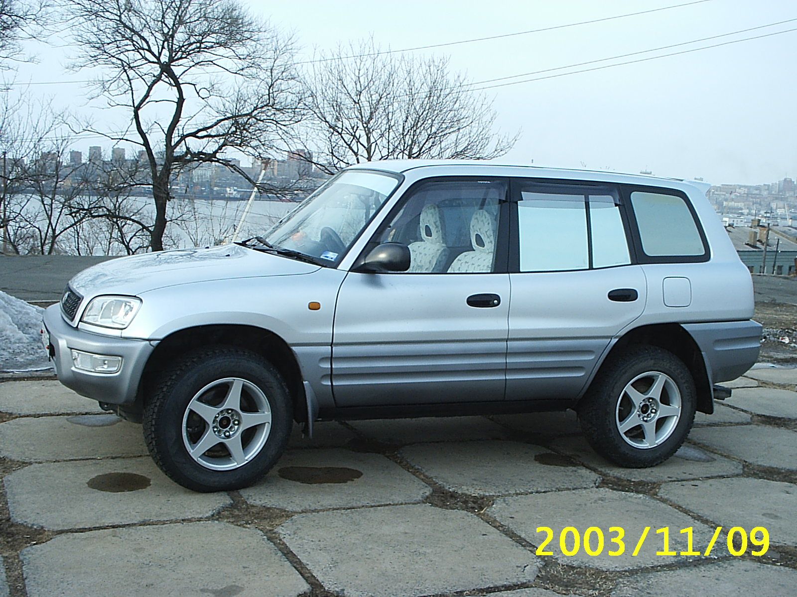 1999 Toyota RAV4 4-dr 4x4 0-60 Times, Top Speed, Specs, Quarter Mile ...