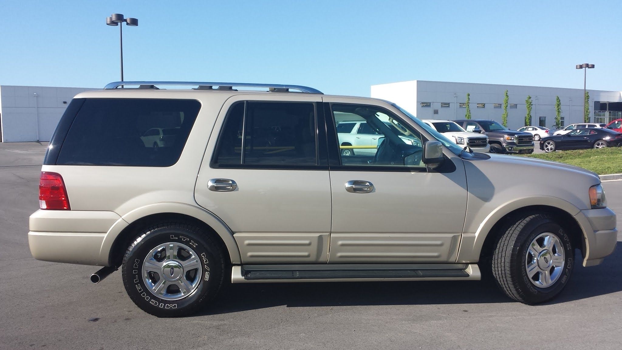 2005 Ford Expedition Eddie Bauer 0-60 Times, Top Speed, Specs, Quarter ...