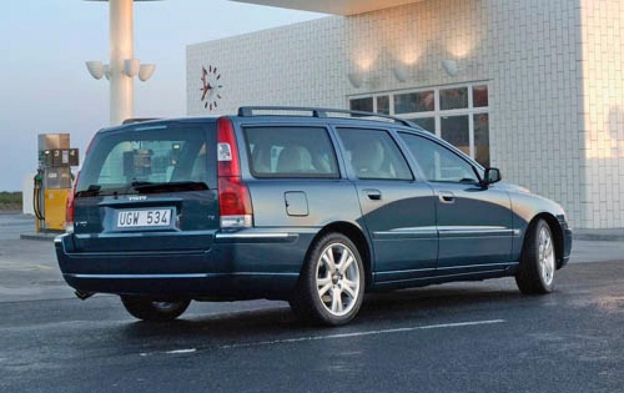 2007 Volvo V70 R 0-60 Times, Top Speed, Specs, Quarter Mile, and ...