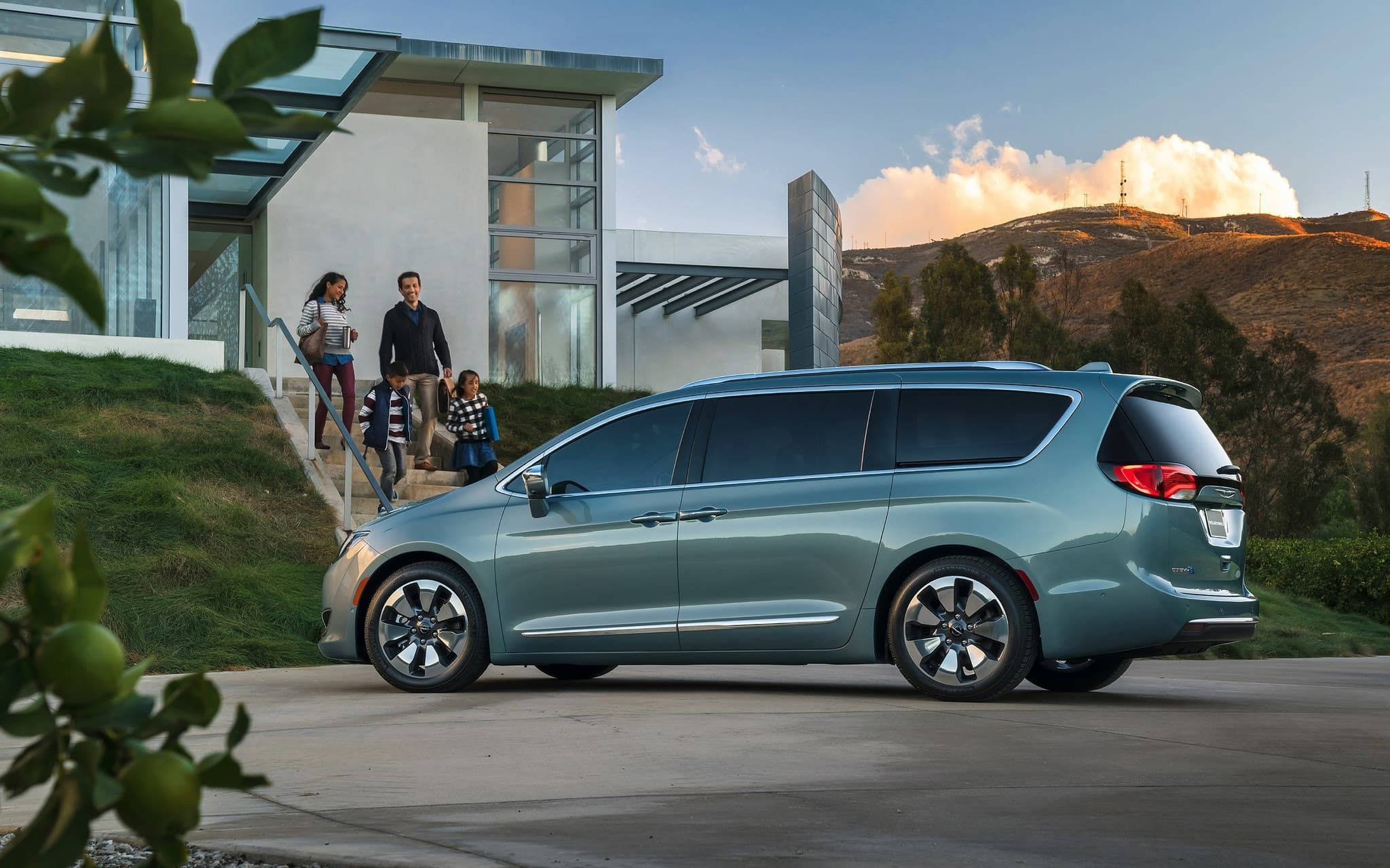 2018 Chrysler Pacifica Hybrid Touring Plus 0-60 Times, Top Speed, Specs ...
