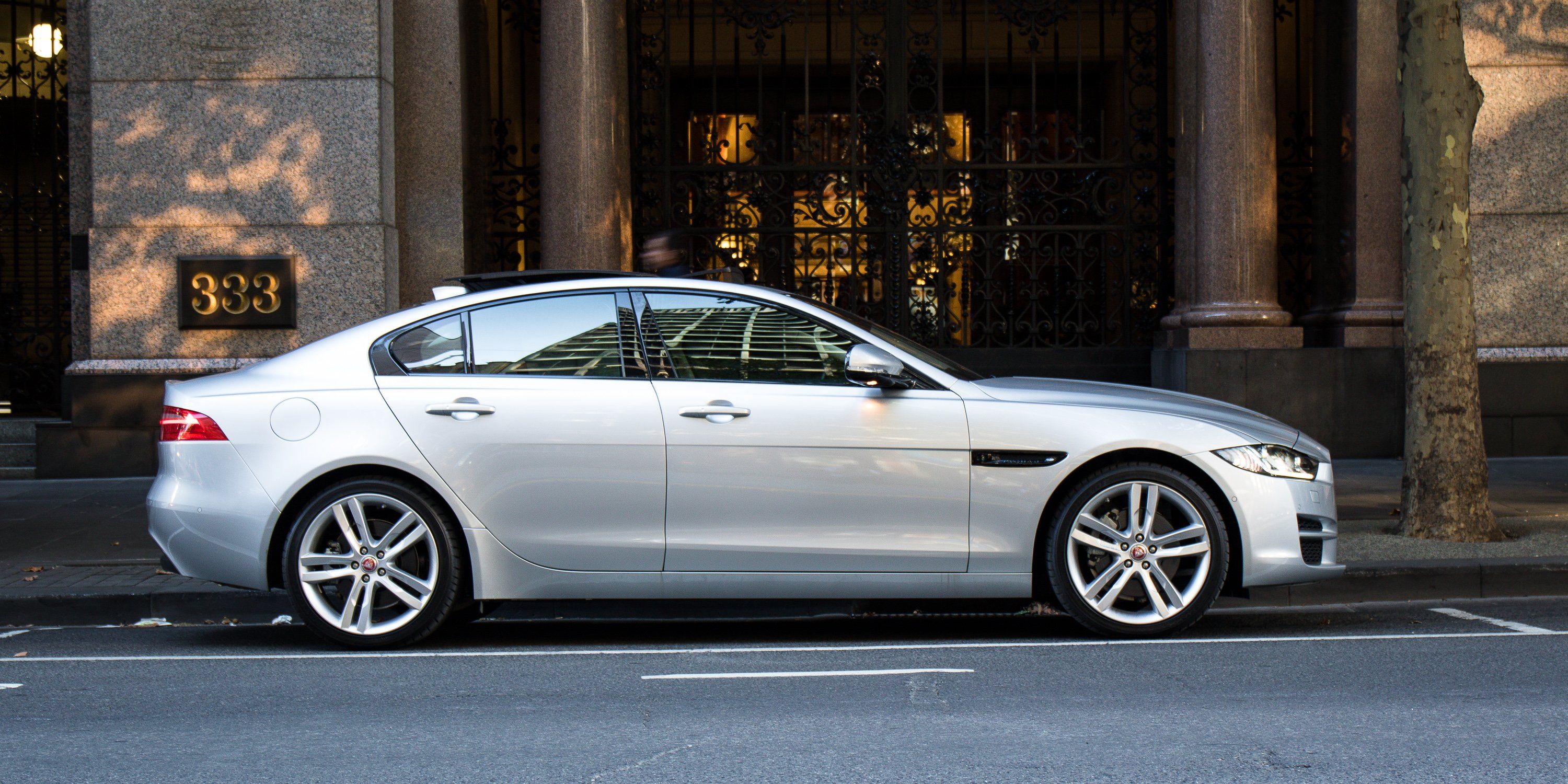 2017 Jaguar XE 35T Premium 0-60 Times, Top Speed, Specs, Quarter Mile ...