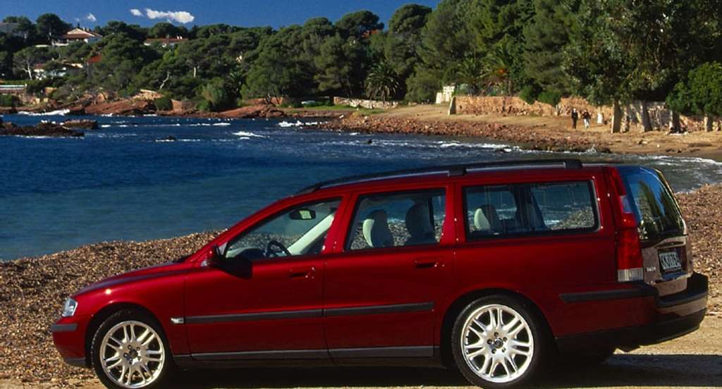 2000 Volvo V70 Base 0-60 Times, Top Speed, Specs, Quarter Mile, and ...