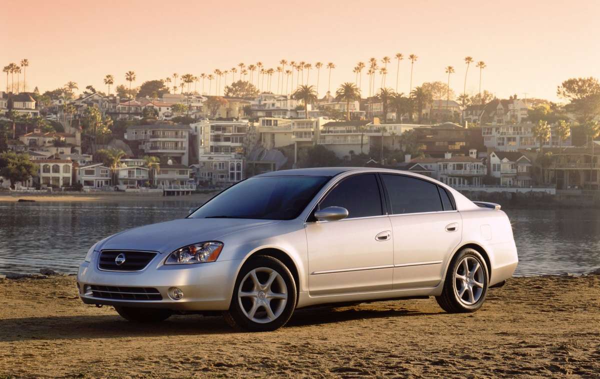 2005 Nissan Altima SE-R 0-60 Times, Top Speed, Specs, Quarter Mile, and ...