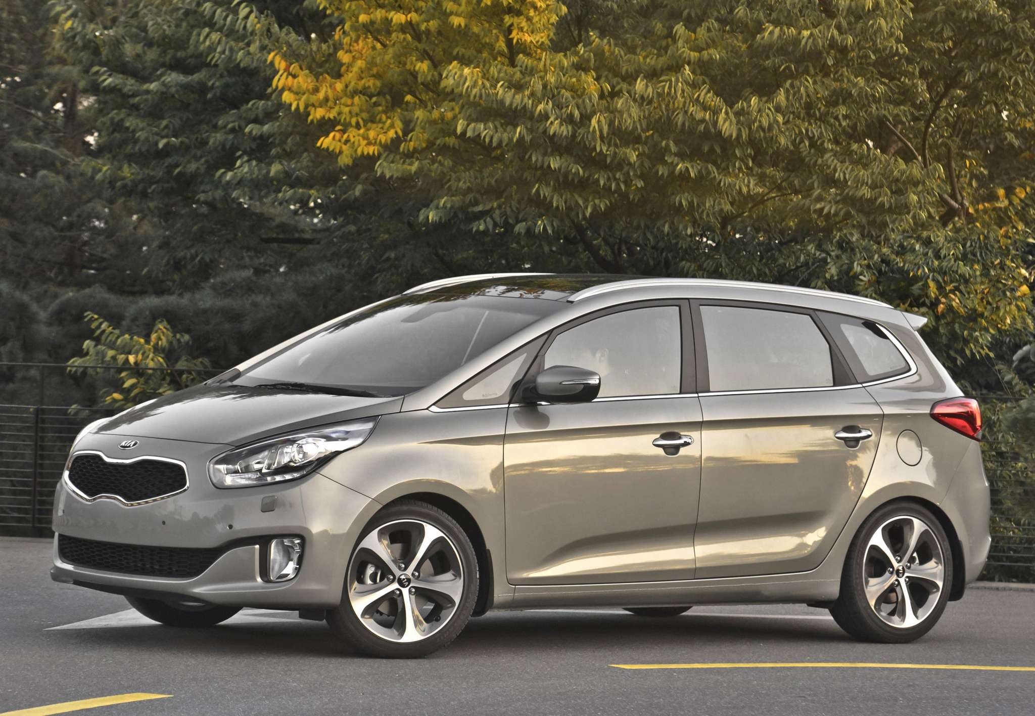 2017 Kia Rondo LX 0-60 Times, Top Speed, Specs, Quarter Mile, and ...