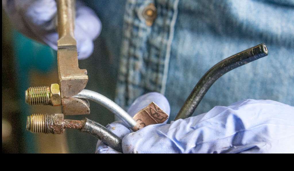 Replace a rusted brake line - MyCarSpecs United States / USA